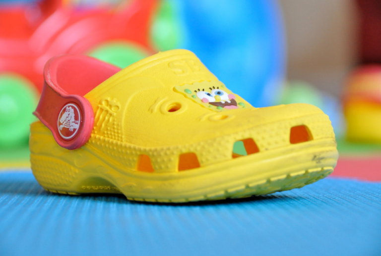 Best SpongeBob Crocs Guide: Shoes and Charms for Everyone - The Sponge ...